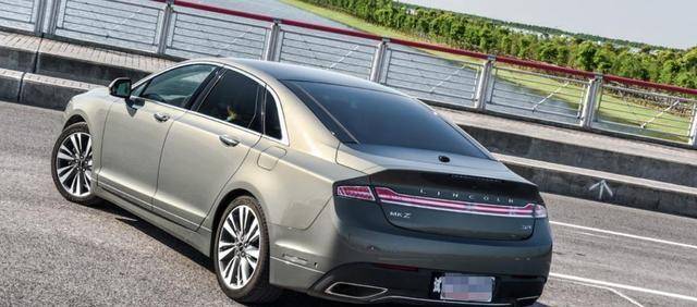 美式豪华入门高级中型车，评测林肯MKZ 2.0T 颇受欢迎_搜狐汽车_搜狐网