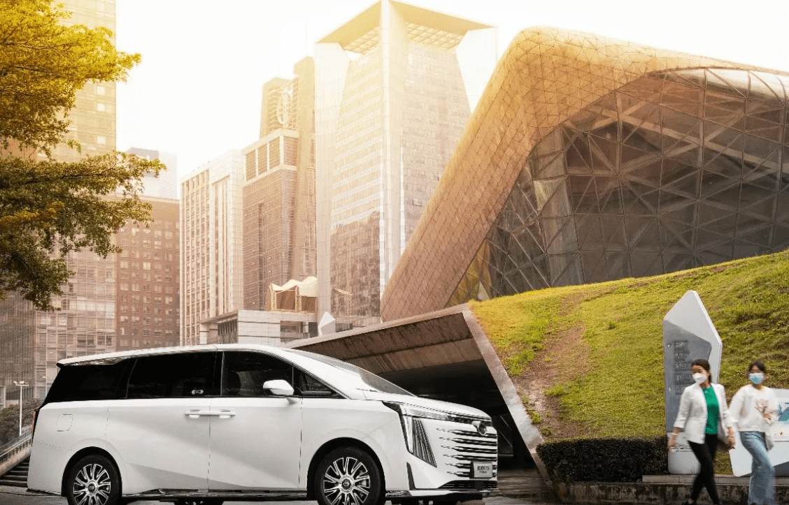 能上绿牌的“传祺M8”，纯电续航超100Km，预售33万起或称为爆款_搜狐汽车_搜狐网