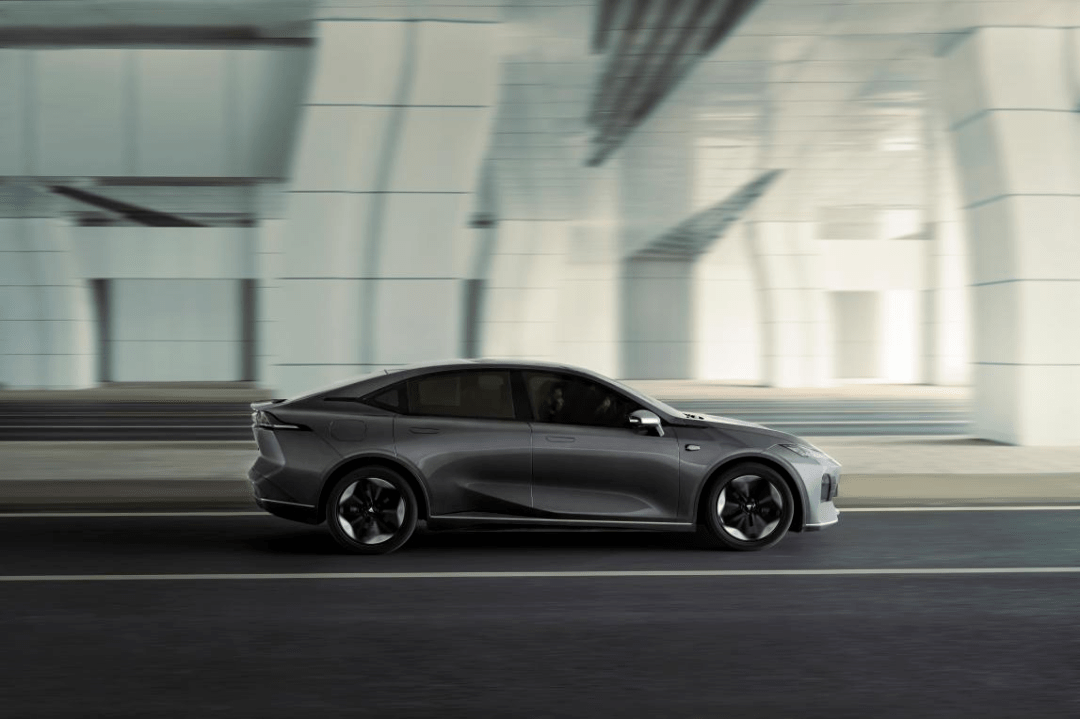 决战新能源下半场，深蓝SL03以智能技术横扫赛场_搜狐汽车_搜狐网