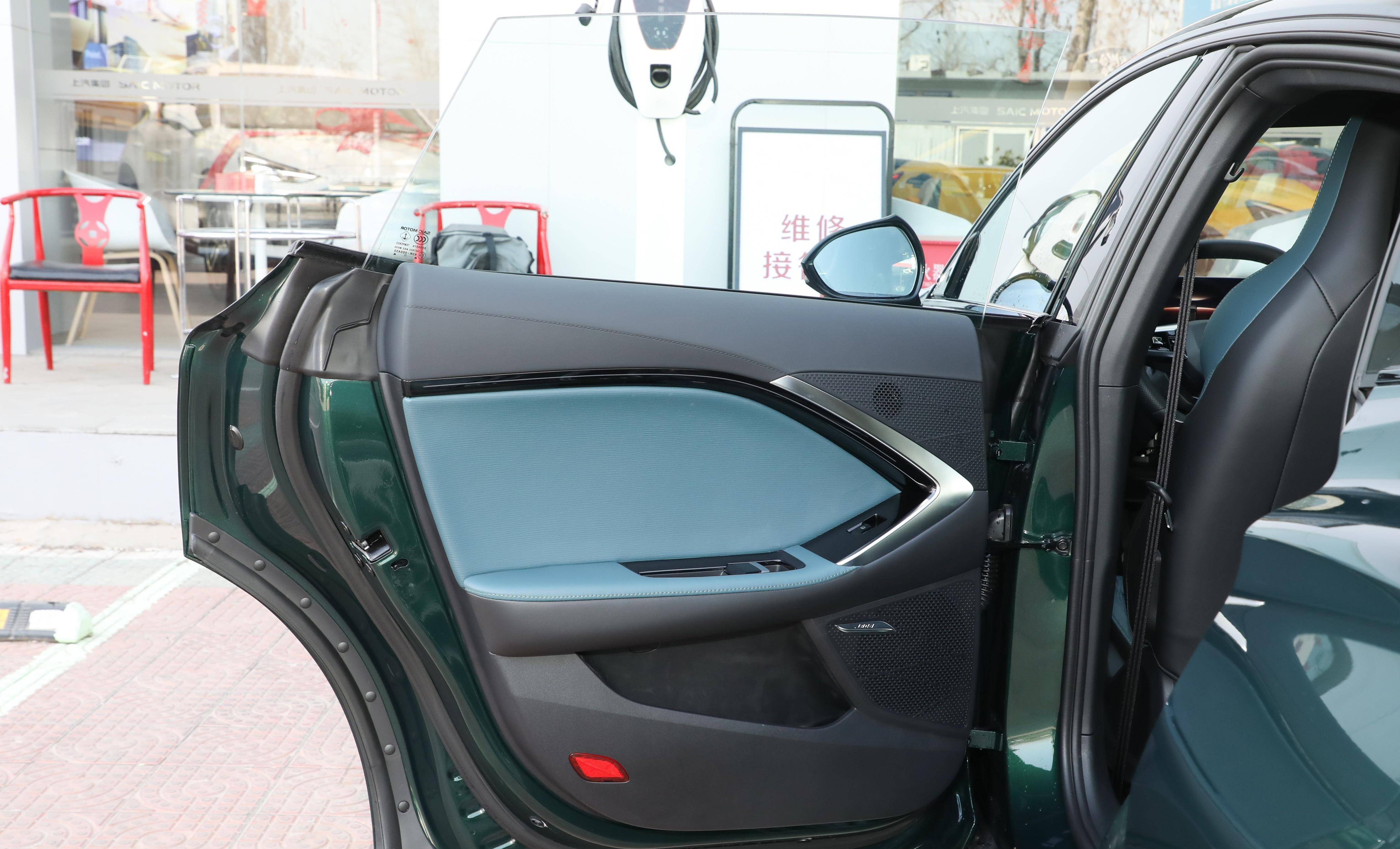 预算15万左右，可以看看这款，内饰讨喜，配261Ps+9AT，油耗不高_搜狐汽车_搜狐网