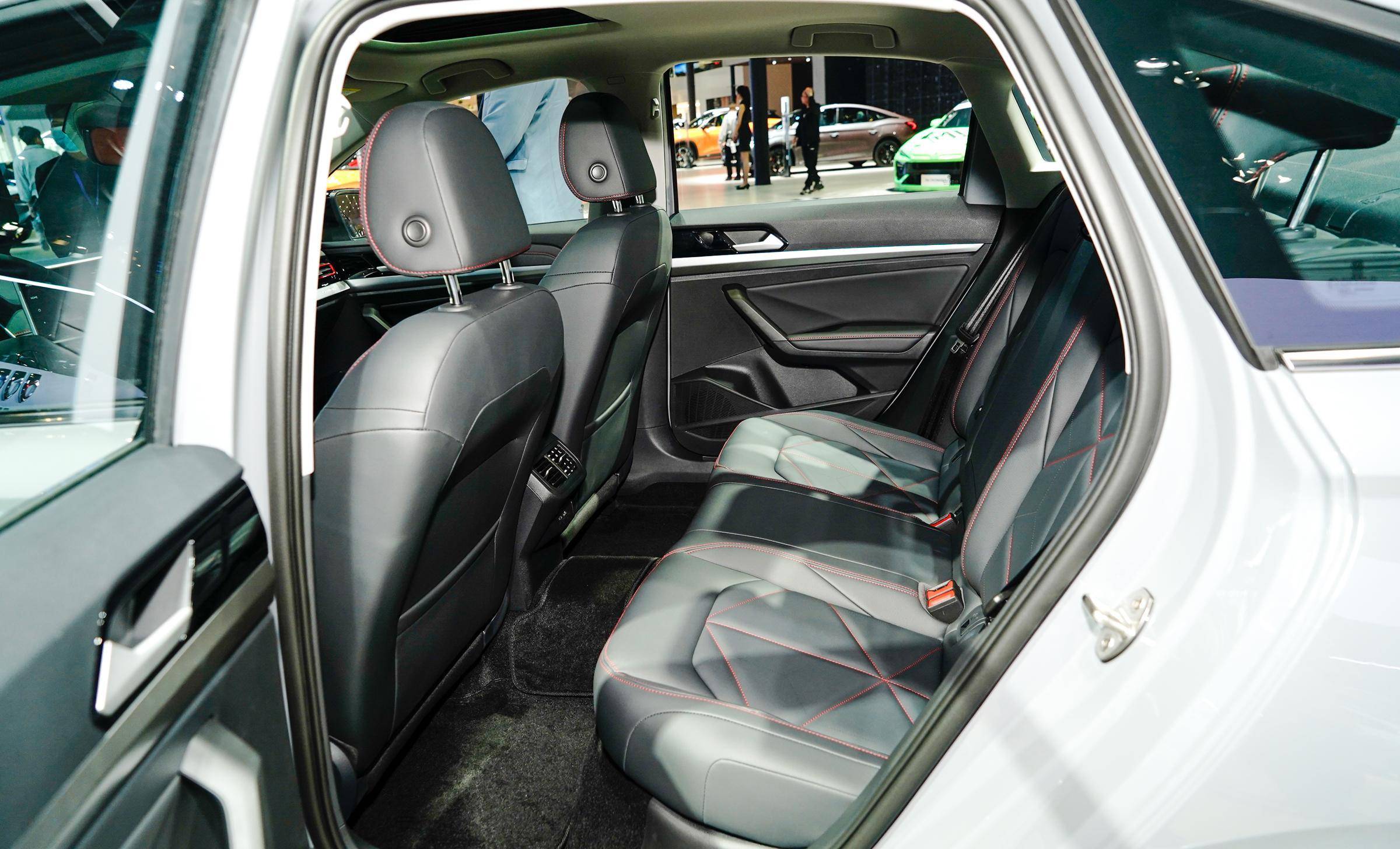 百公里油耗5.4L，配1.5T发动机，吃精粮（95汽油），这车品质如何_搜狐汽车_搜狐网