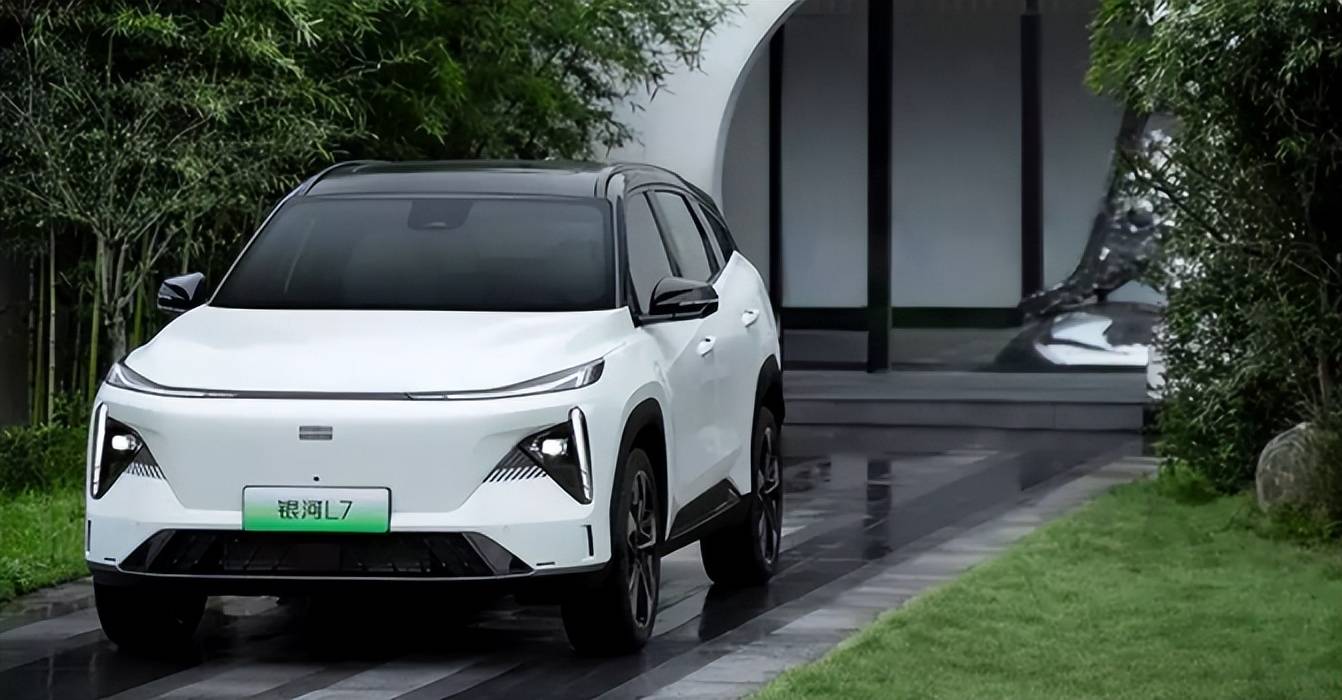 混动SUV大对决：银河L7vs宋PLUS DM-i，哪一款更具优势？_搜狐汽车_搜狐网