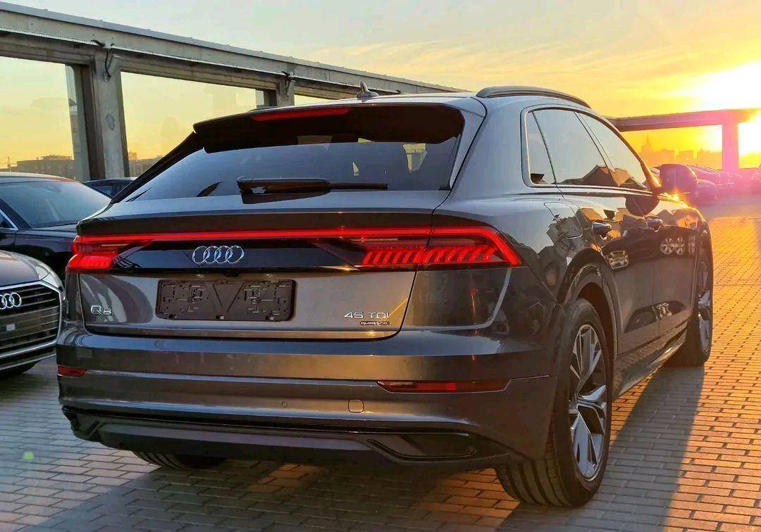 2023款“奥迪Q8”抵达港口，配3.0T混动＋8AT，竞争保时捷卡宴_搜狐汽车_搜狐网