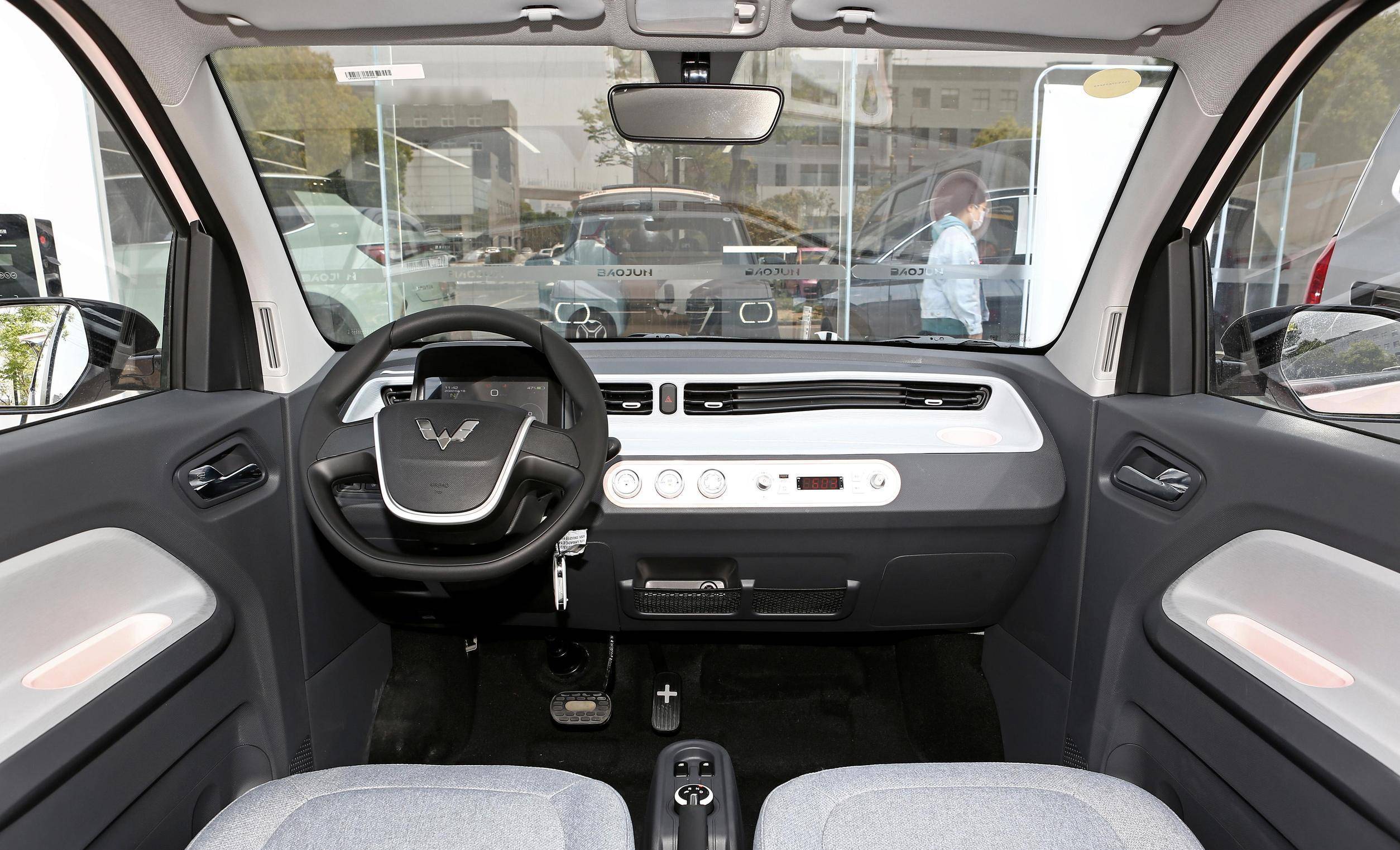 五菱宏光MINIEV：3门4座车型！售价3.28万起！城市代步车？_搜狐汽车_搜狐网