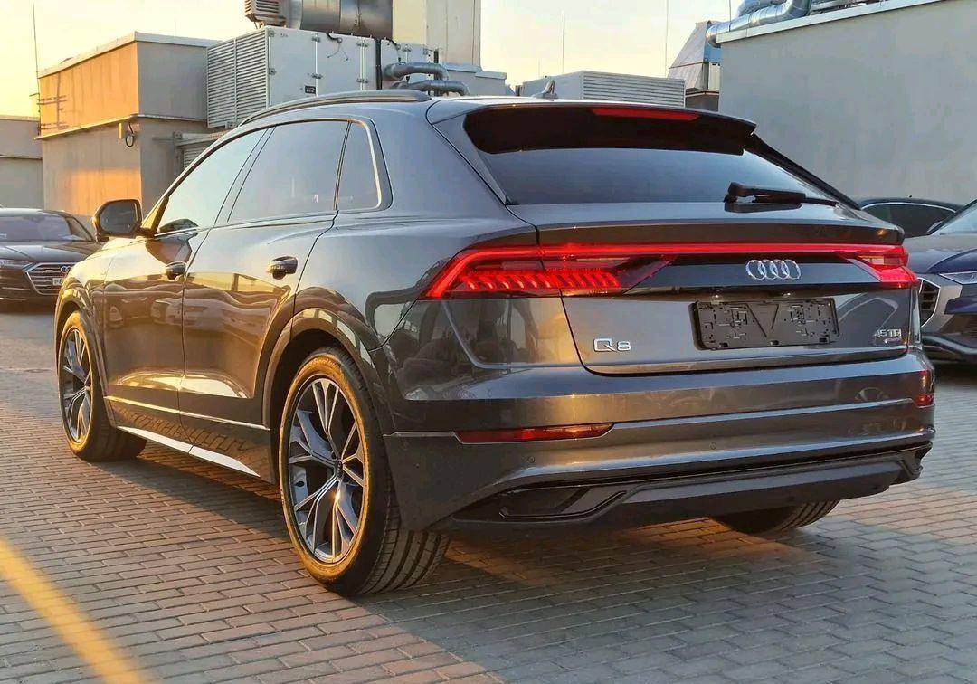 2023款“奥迪Q8”抵达港口，配3.0T混动＋8AT，竞争保时捷卡宴_搜狐汽车_搜狐网