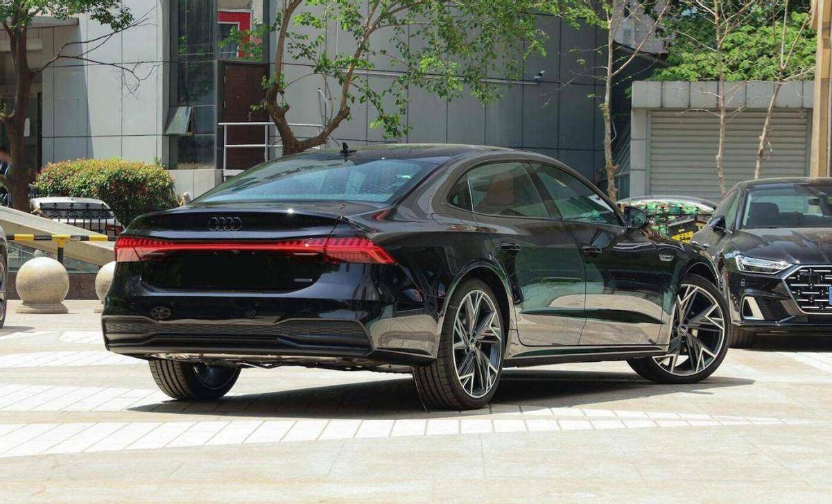 解读奥迪A7L，车长超5米入门245马力，比A6L亲民，到底香不香？_搜狐汽车_搜狐网