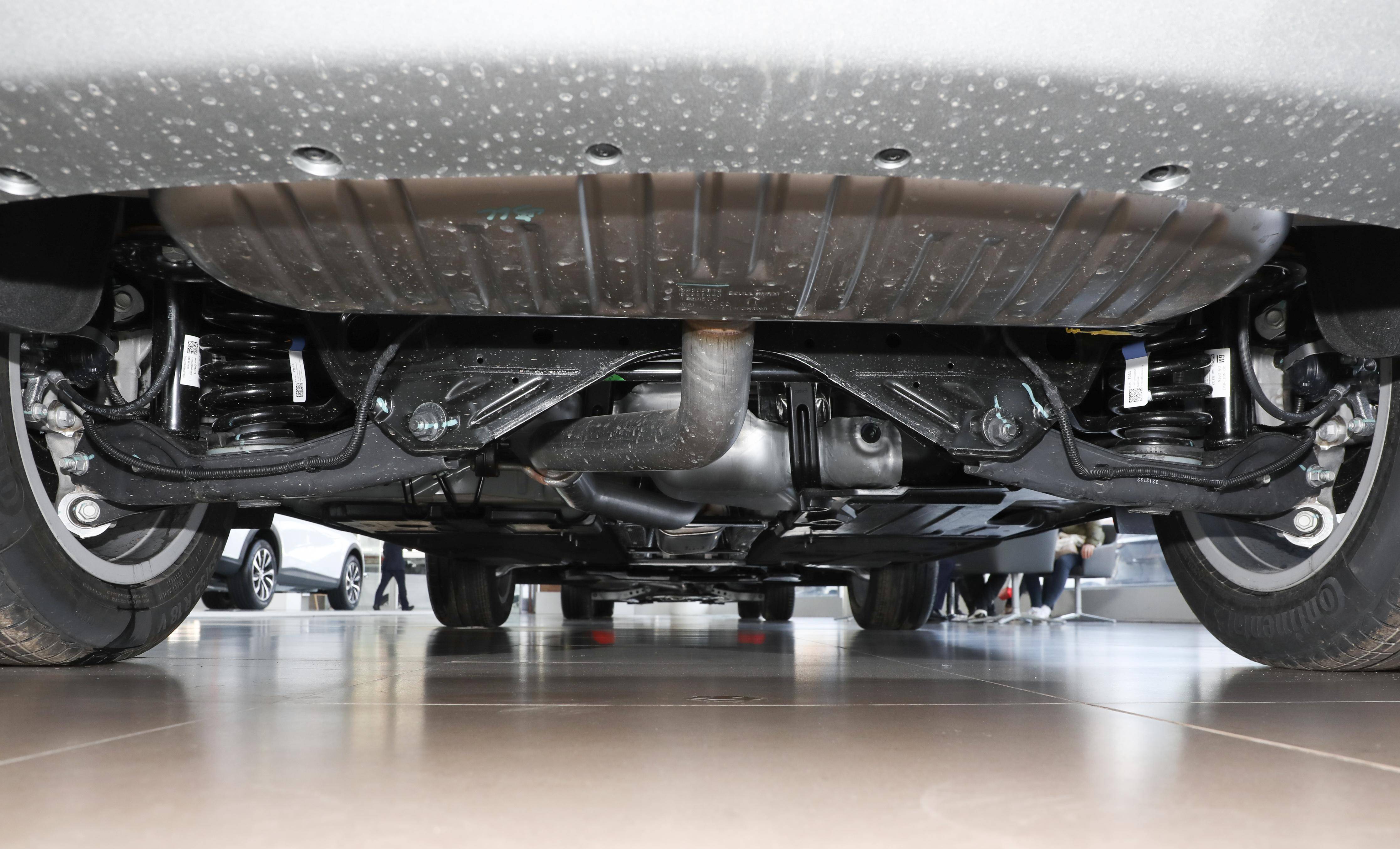 本田CR-V的强劲对手！连降4.5万，配211马力+9AT，实拍昂科威S_搜狐汽车_搜狐网