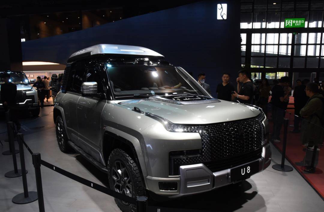 比亚迪巅峰之作，新能源的顶尖技术，109.8万，仰望U8值不值？_搜狐汽车_搜狐网