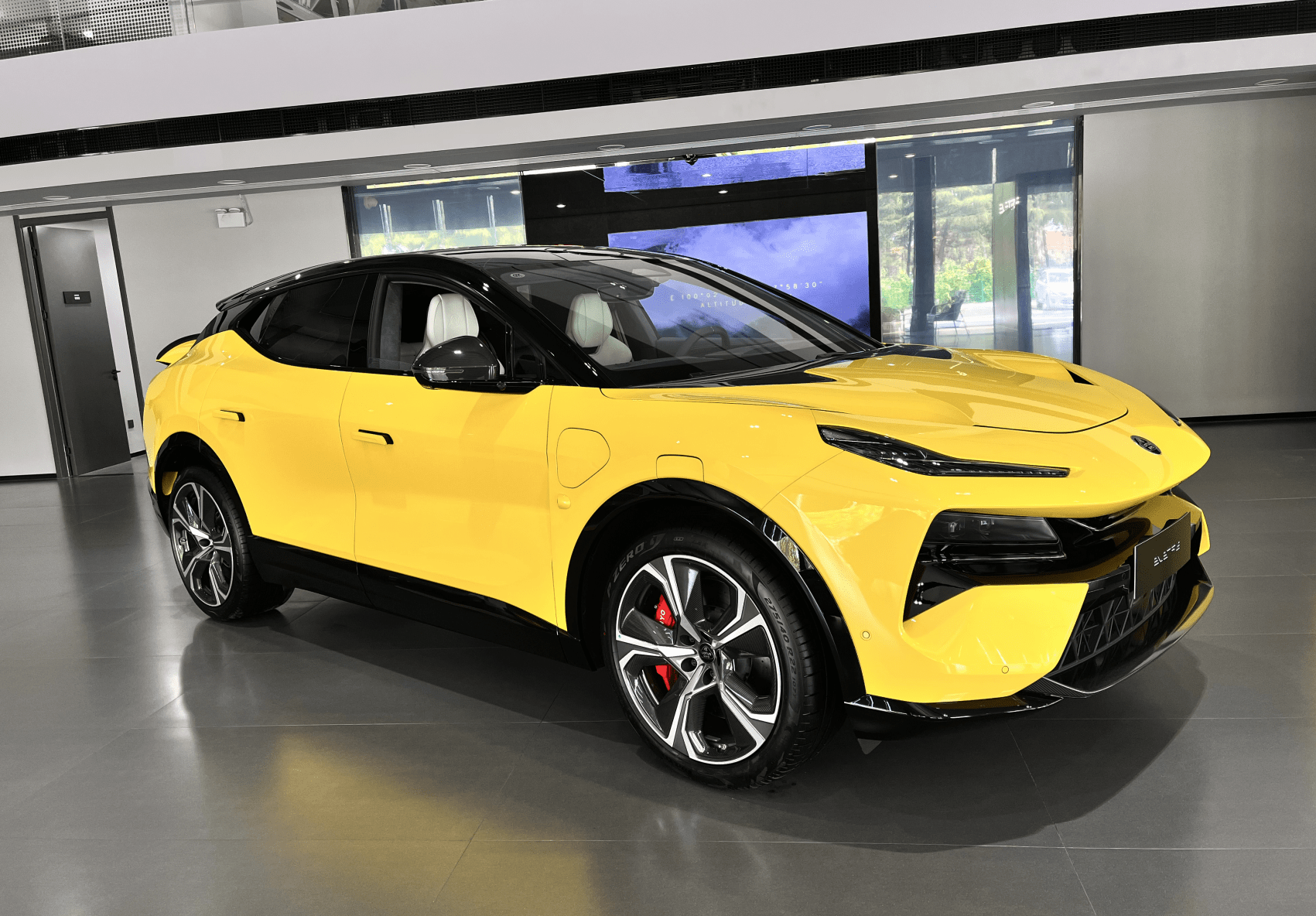 探店路特斯Eletre，“极致”背后的豪华理念_搜狐汽车_搜狐网