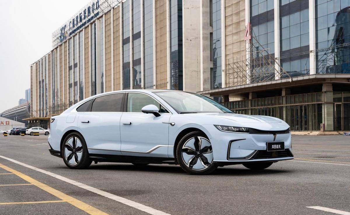 BBA车主增购，岚图追光为何比蔚来ET5更懂他们？_搜狐汽车_搜狐网