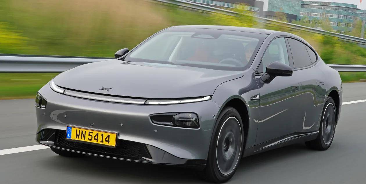 与Model 3展开正面对抗，2023款欧版小鹏P7i实拍图发布_搜狐汽车_搜狐网