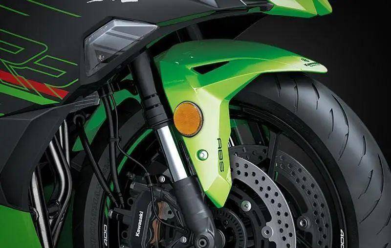 疯了！川崎 Ninja ZX-4RRR 国内上市，69,800元起_搜狐汽车_搜狐网