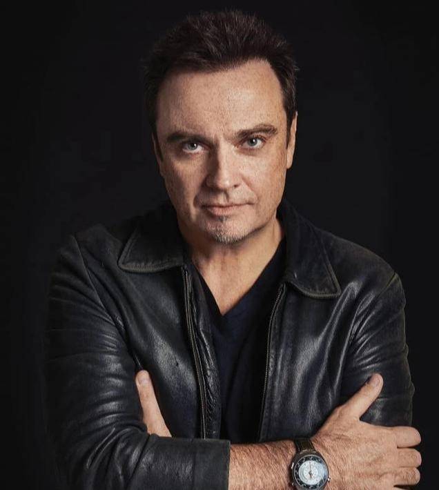 南宁保时捷车友群俱乐部英国乐队主唱摇身一变 成保时捷911改装大师_搜狐汽车_搜狐网