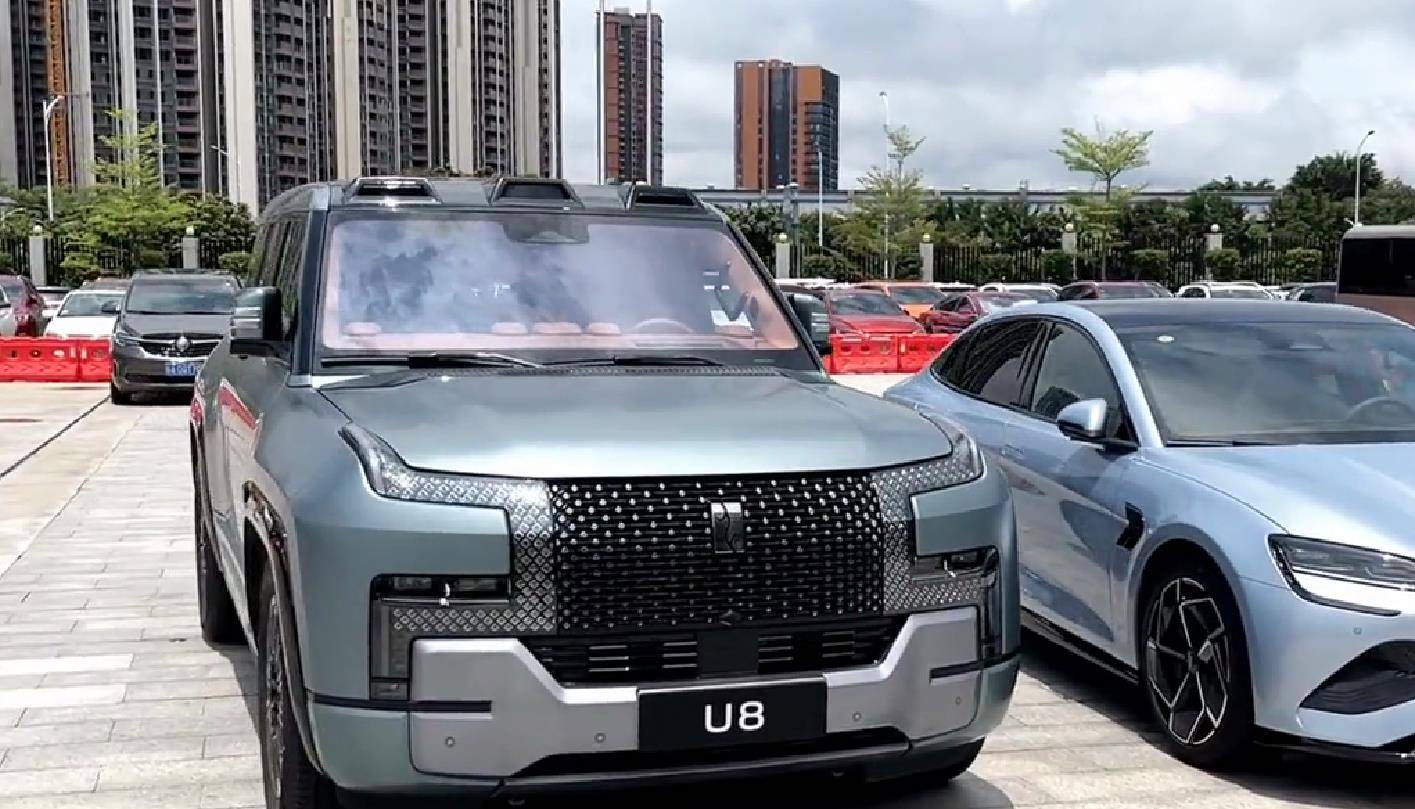 仰望U8再现新版本，2.0T增程+1197马力轮边电机，路虎卫士不香了_搜狐汽车_搜狐网