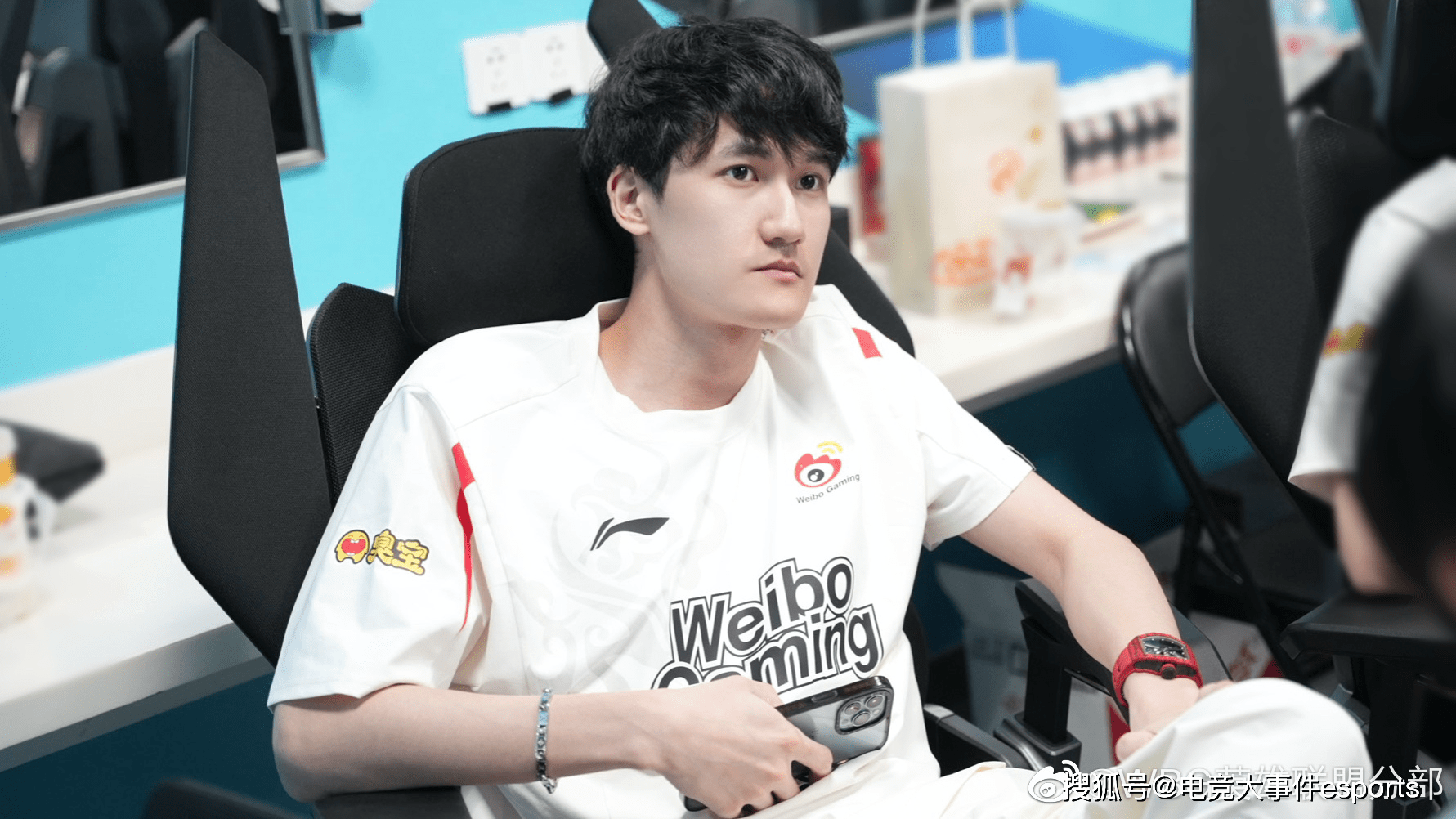 国外网友热议JDG被WBG横扫：Kanavi好兄弟，他想把亚运会金牌留下-搜狐大视野-搜狐新闻