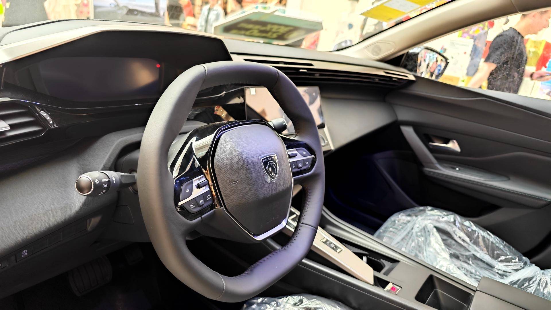 换壳凡尔赛C5 X？探店实拍标致480X 法系车的浪漫你懂不懂？_搜狐汽车_搜狐网