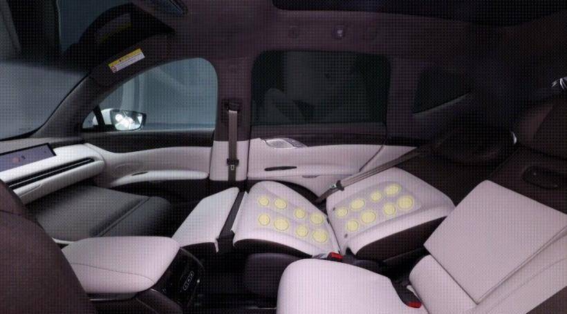 智己LS7的16点座椅按摩，让爸妈也体验一把保健按摩！_搜狐汽车_搜狐网