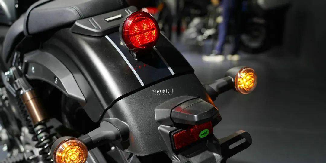 小卷一下！不到3万的400cc级复古巡航，赛科龙RA401车型解读_搜狐汽车_搜狐网