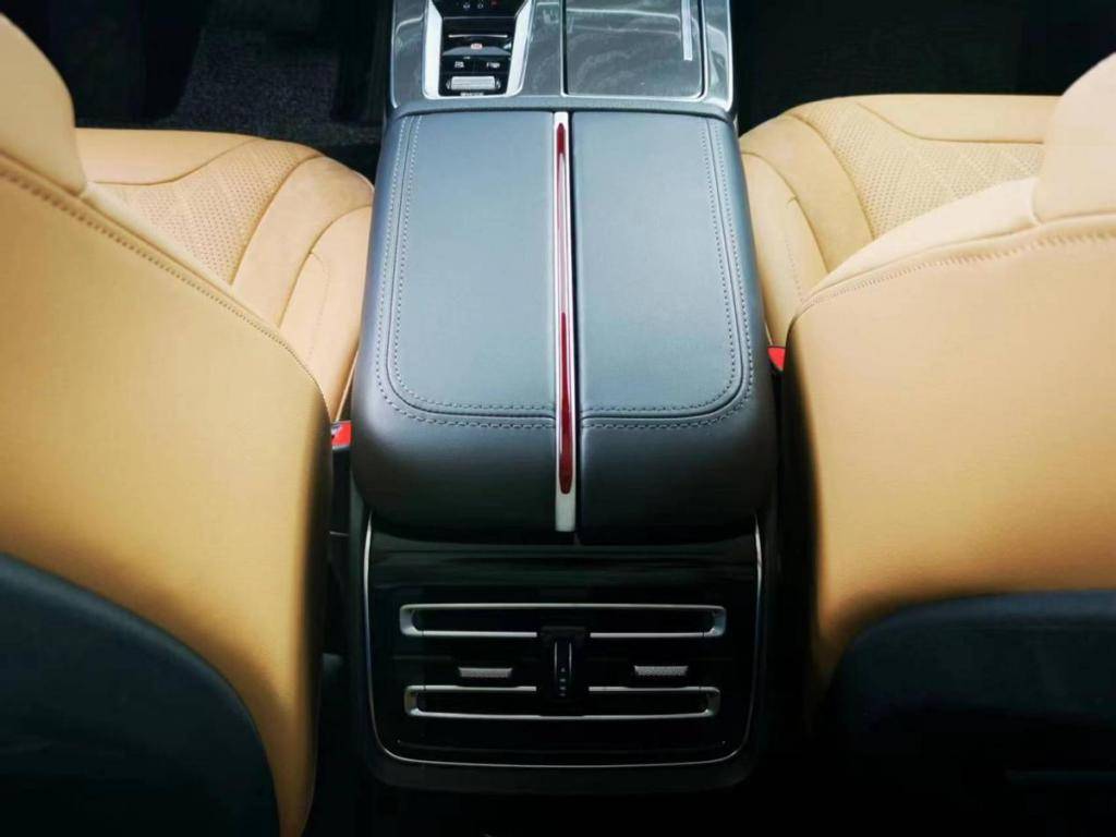 新红旗HS5用实力告诉BBA：什么叫中式豪华_搜狐汽车_搜狐网