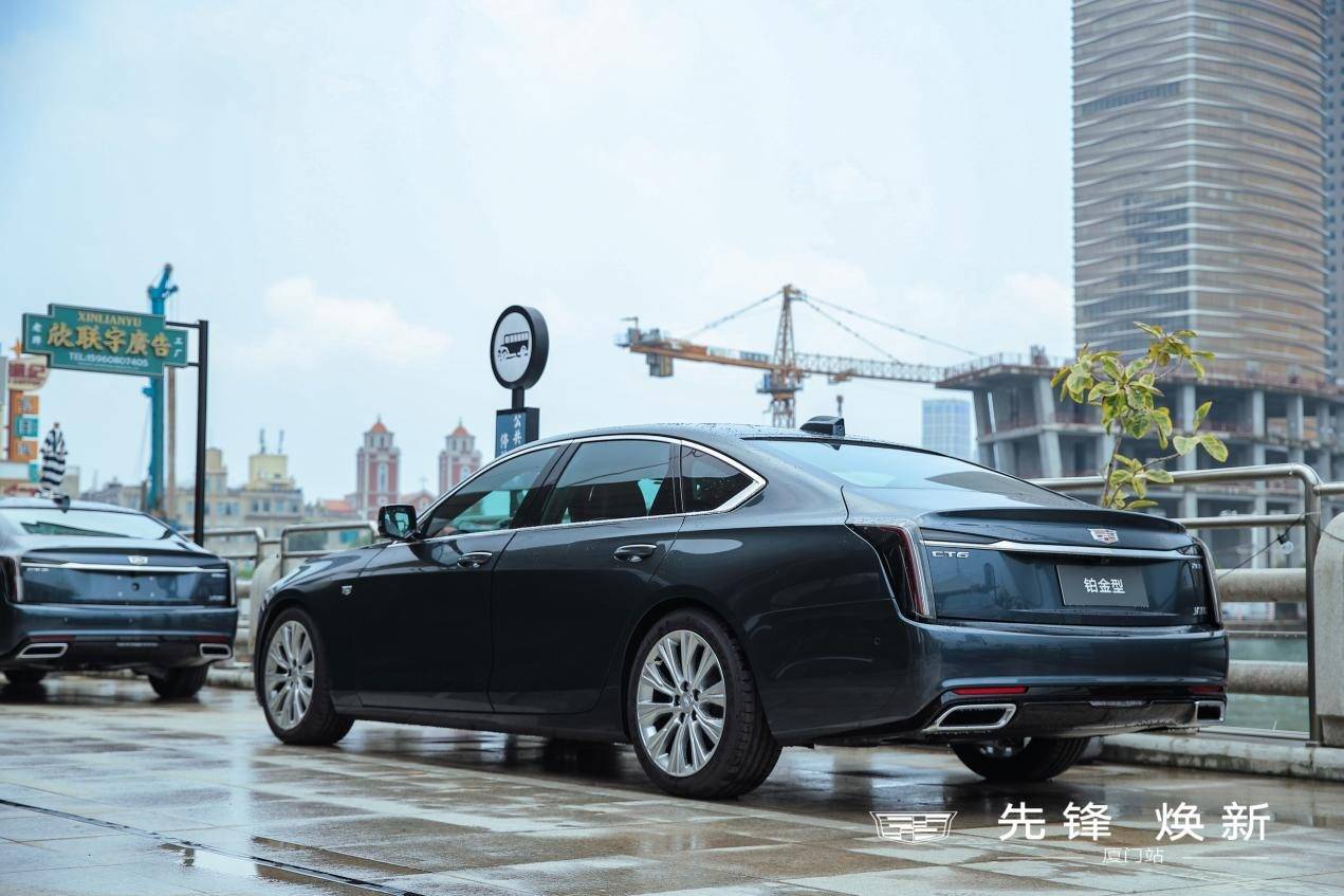 标配33英寸9K曲面大屏，21.97万起售，凯迪拉克卷翻BBA？_搜狐汽车_搜狐网