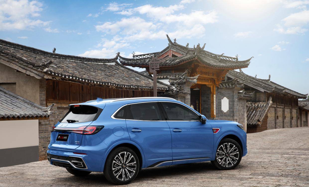 宽超1米9，配8AT加速7s级，红旗HS5为何销量狂飙？_搜狐汽车_搜狐网