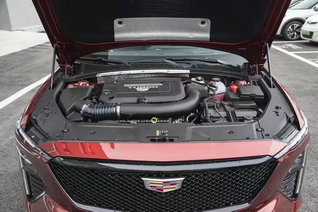 入门211马力+9AT，还带33英寸大连屏，凯迪拉克GT4究竟有多强？_搜狐汽车_搜狐网