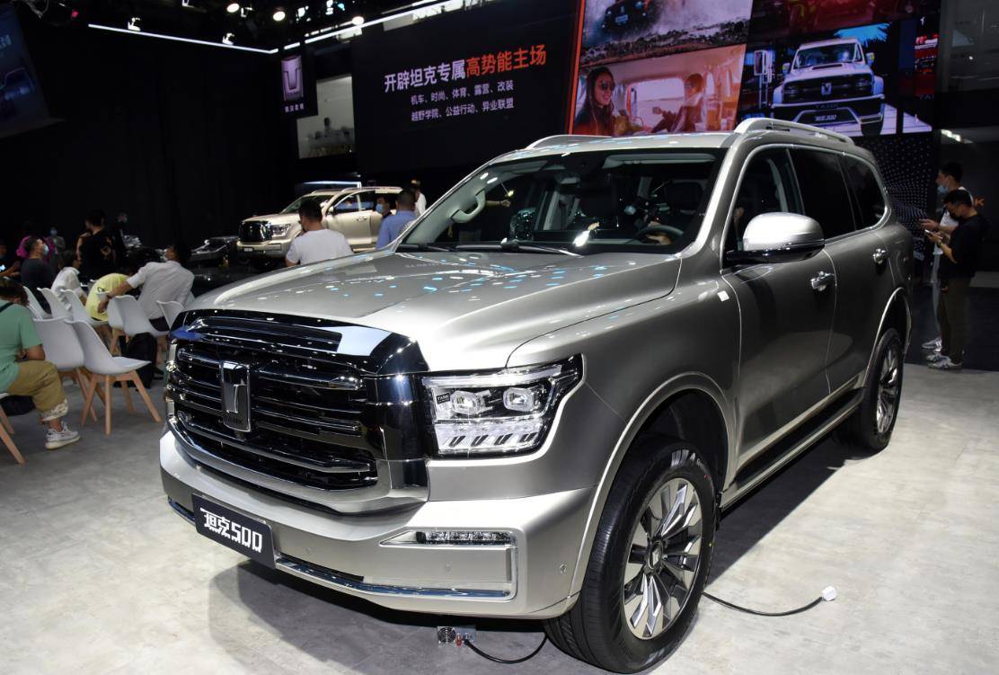 坦克500实车到店，看订单又要排队，其实同价位有两个替代者_搜狐汽车_搜狐网