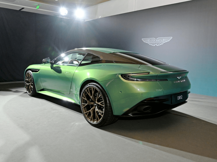 阿斯顿·马丁DB12正式上市，251.8万起，零百加速3.6秒_搜狐汽车_搜狐网