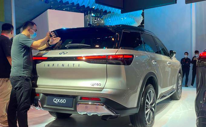 国产“英菲尼迪QX60”正式发售！换装2.0T引擎，比宝马X5还大！_搜狐汽车_搜狐网