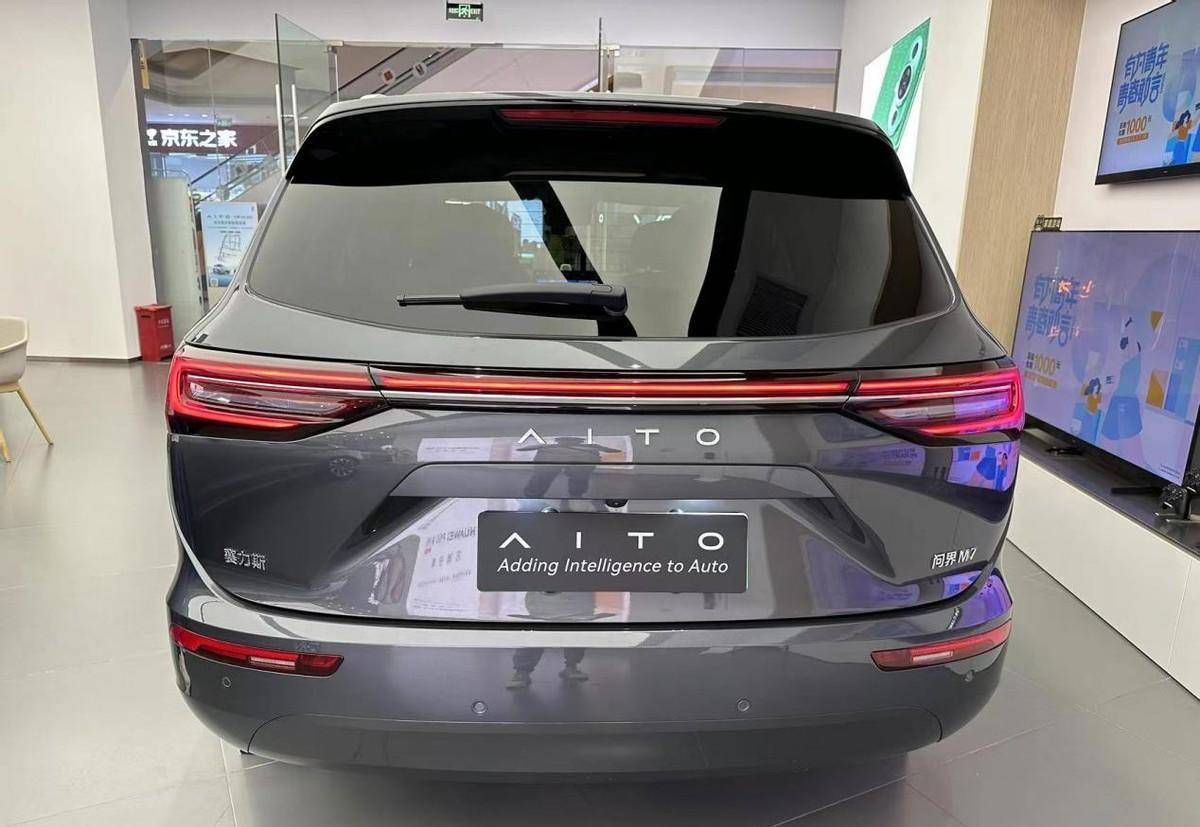 同为增程SUV，问界M7为何卖不过理想L8？实拍2022款 两驱舒适版_搜狐汽车_搜狐网