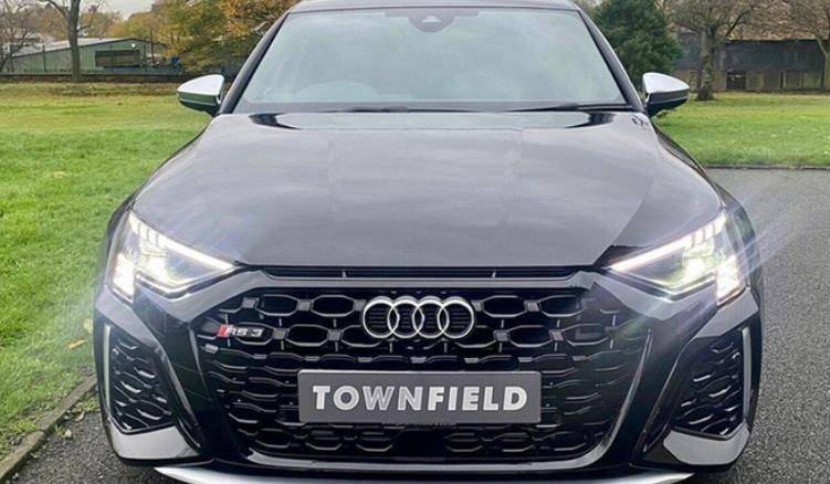 奥迪“RS3”正式换代，换装运动包围，搭2.5T引擎，3.8秒破百！_搜狐汽车_搜狐网