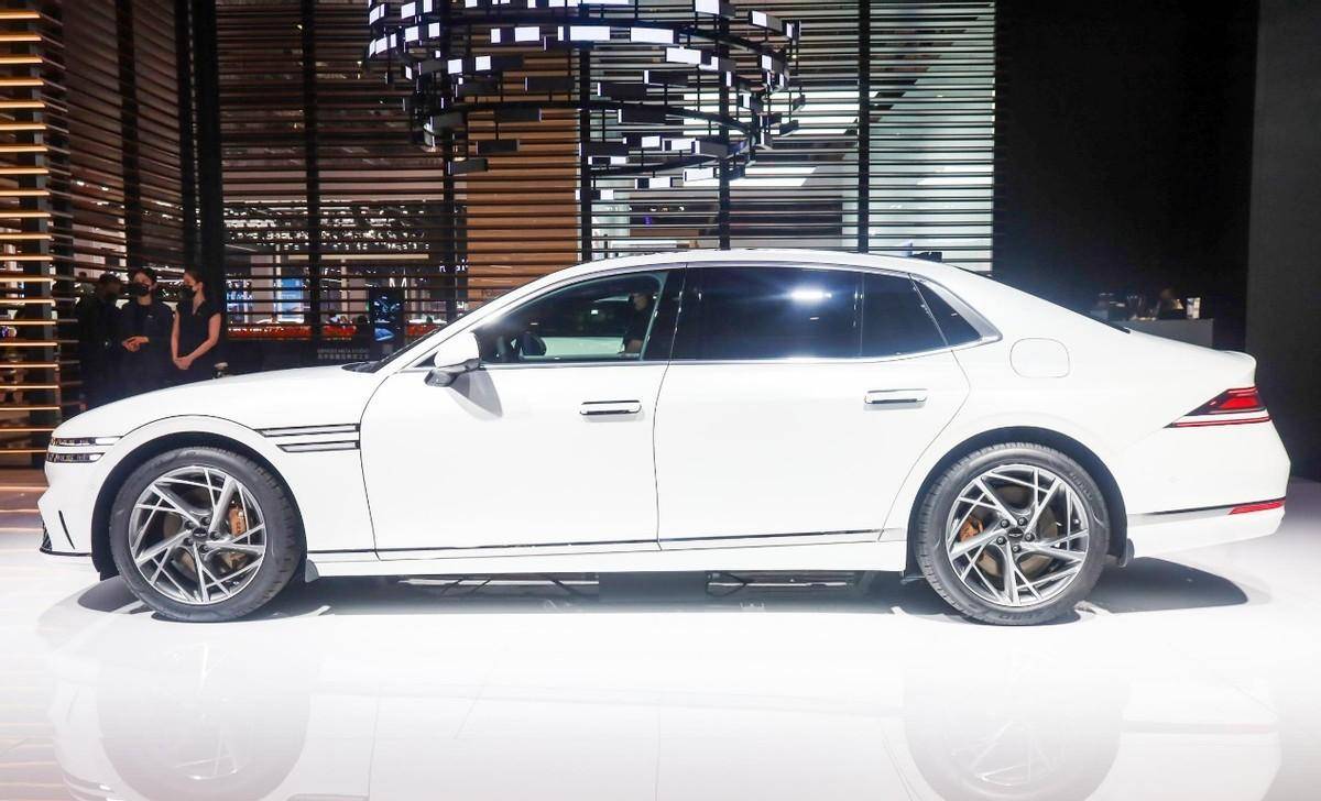 时代清流！捷尼赛思G90将上市，3.5TV6配8AT和全时四驱！_搜狐汽车_搜狐网