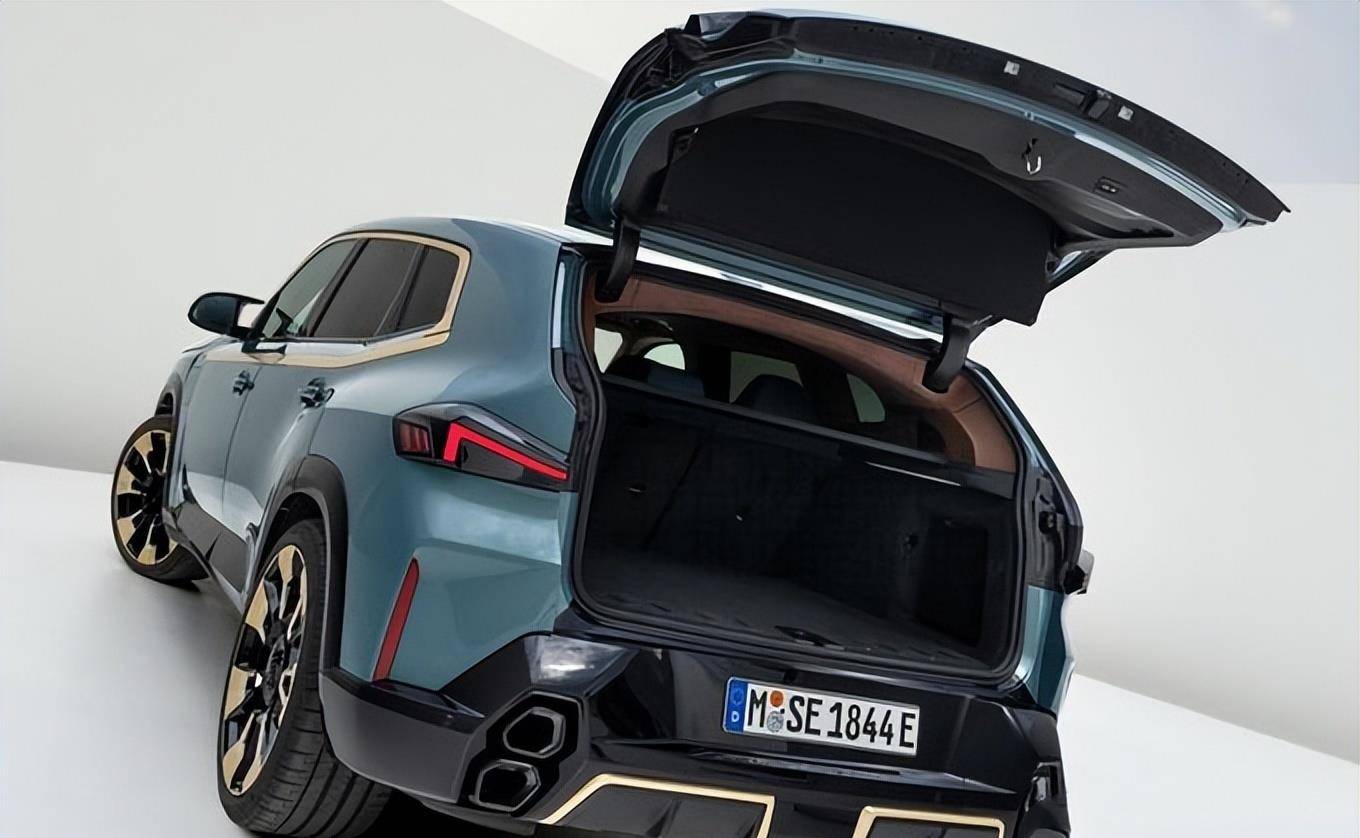 “猪鼻格栅”成现实！宝马超级SUV官宣，配八缸4.4T，售价236万_搜狐汽车_搜狐网