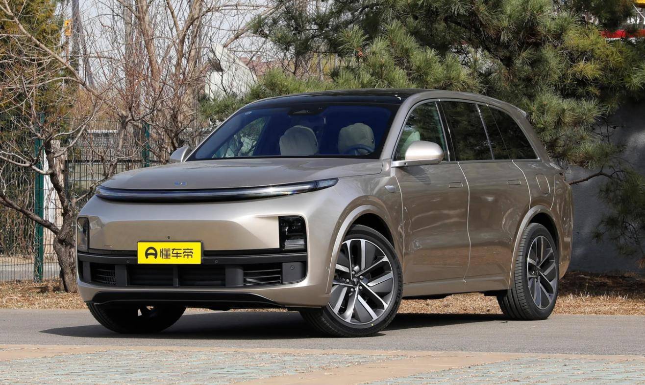 一箱油能跑1315km，车长超5米，还能上绿牌，带你看理想L8_搜狐汽车_搜狐网