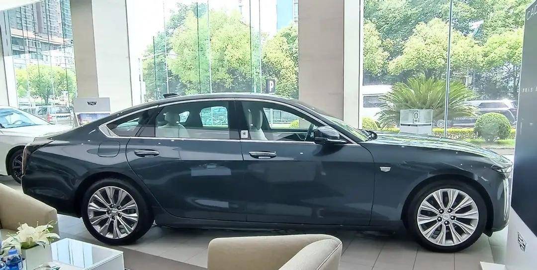 全新凯迪拉克CT6上市，不到36万起，空间大又豪华，奔驰E不香了_搜狐汽车_搜狐网