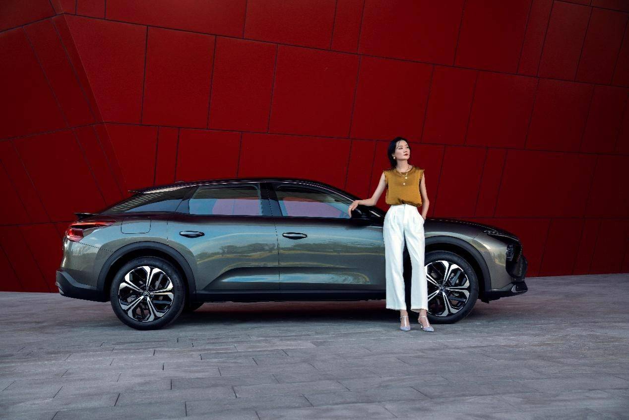 东风雪铁龙重磅福利来袭!首付9999元 月供999元凡尔赛C5 X开回家_搜狐汽车_搜狐网