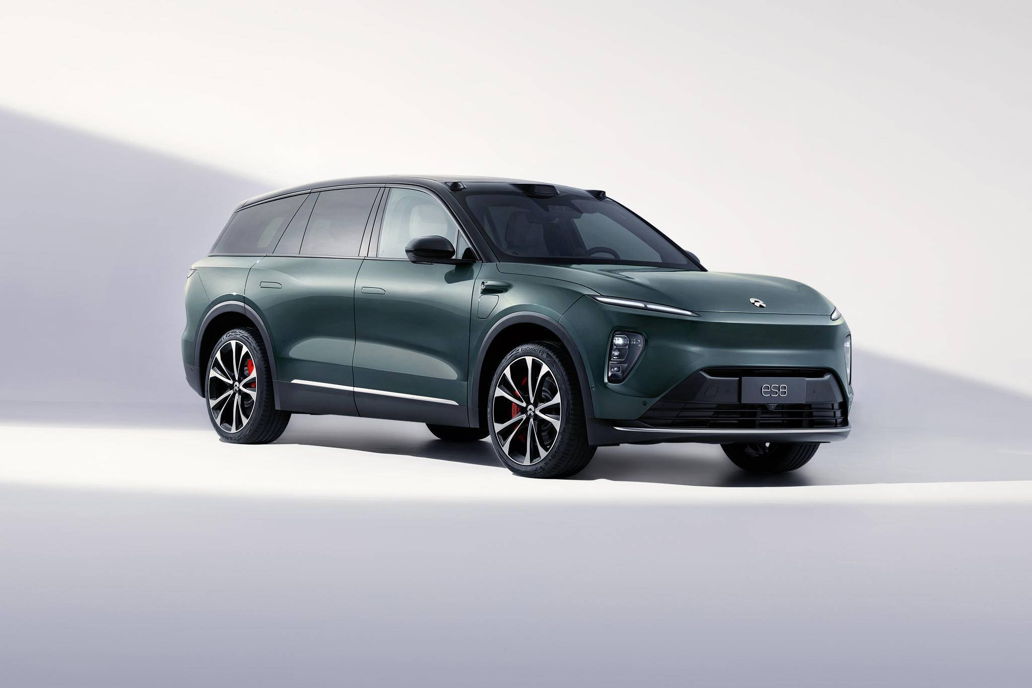 全新ES8，蔚来至暗时刻的一道曙光？_搜狐汽车_搜狐网
