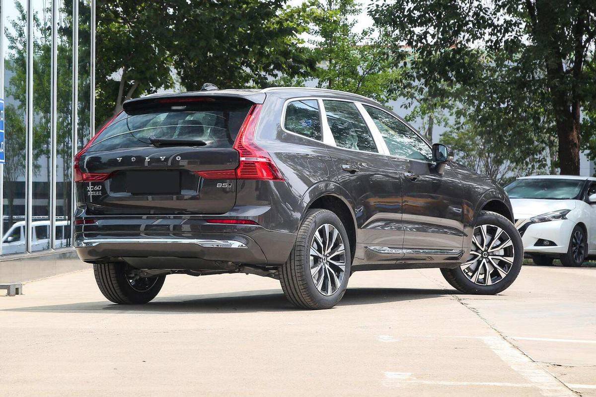 裸车掉到30万、全系2.0T轻混，沃尔沃XC60主打安全能平替BBA吗_搜狐汽车_搜狐网