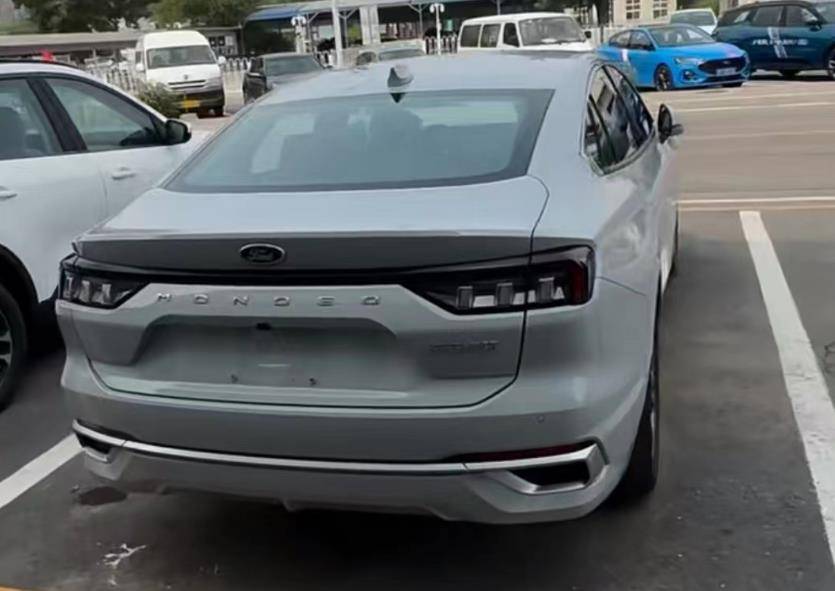 新款蒙迪欧实车曝光，造型动感，标配8AT，1.5T版本或15万以内？_搜狐汽车_搜狐网