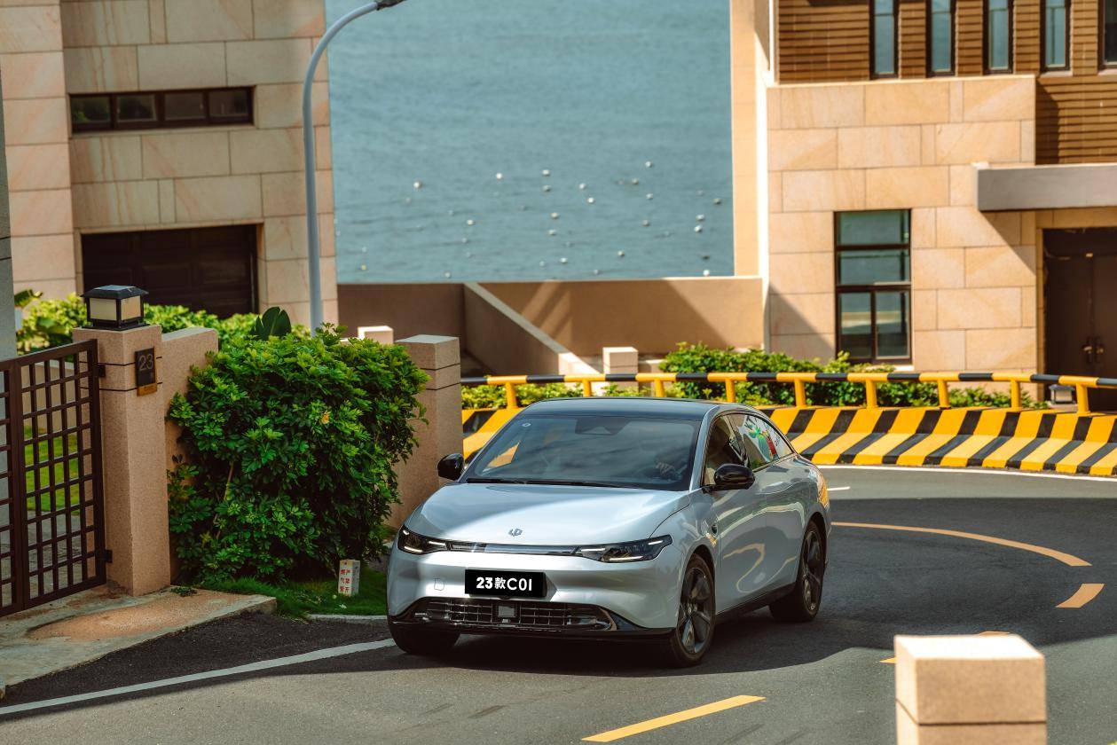 零跑C01与秦PLUS EV，谁是最适合你的高价值座驾？_搜狐汽车_搜狐网