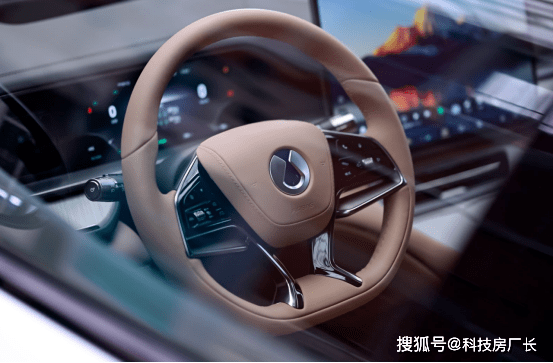 猎装轿跑SUV有多炸裂，新手也能玩漂移，腾势N7颠覆传统BBA_搜狐汽车_搜狐网