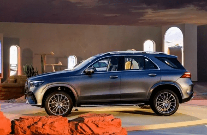 压力给到宝马X5！搭载48V轻混/插混动力，奔驰新款GLE售69.98万元起_搜狐汽车_搜狐网