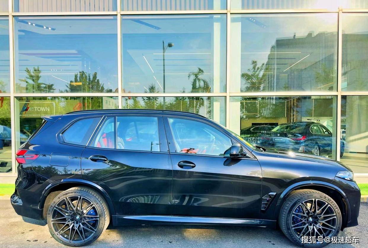 落地超百万！宝马X5“雷霆版”实拍，4.4T引擎爆发强大动力，真帅气_搜狐汽车_搜狐网