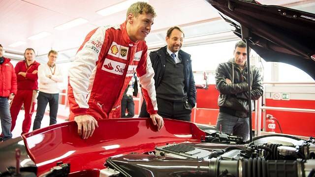 MG Cyberster成为首款在古德伍德赛道动态亮相的中国品牌量产车_搜狐汽车_搜狐网