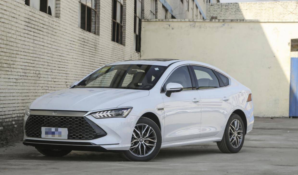 比价格还是比价值？帝豪L Hi·P冠军版 VS 秦PLUS DM-i_搜狐汽车_搜狐网