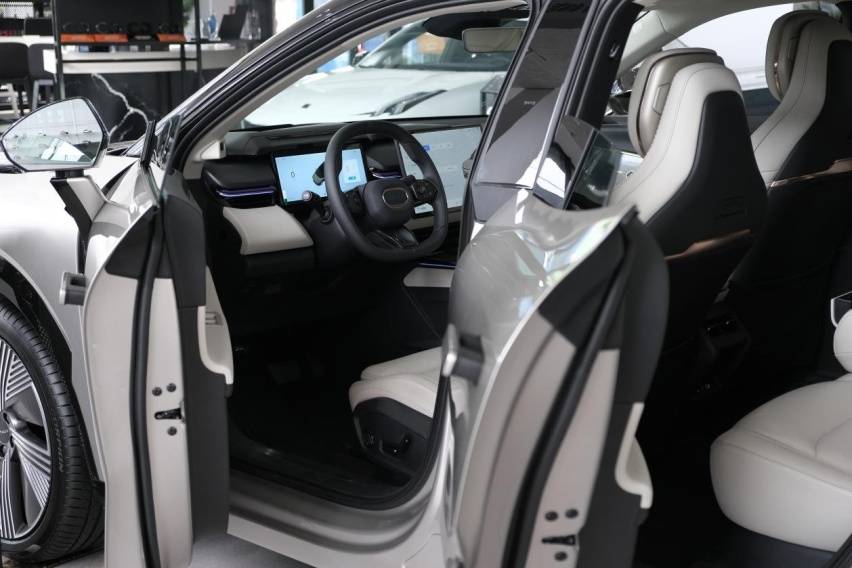 探店领克08EM-P，综合续航1400km，搭载魅族车机系统有惊喜_搜狐汽车_搜狐网