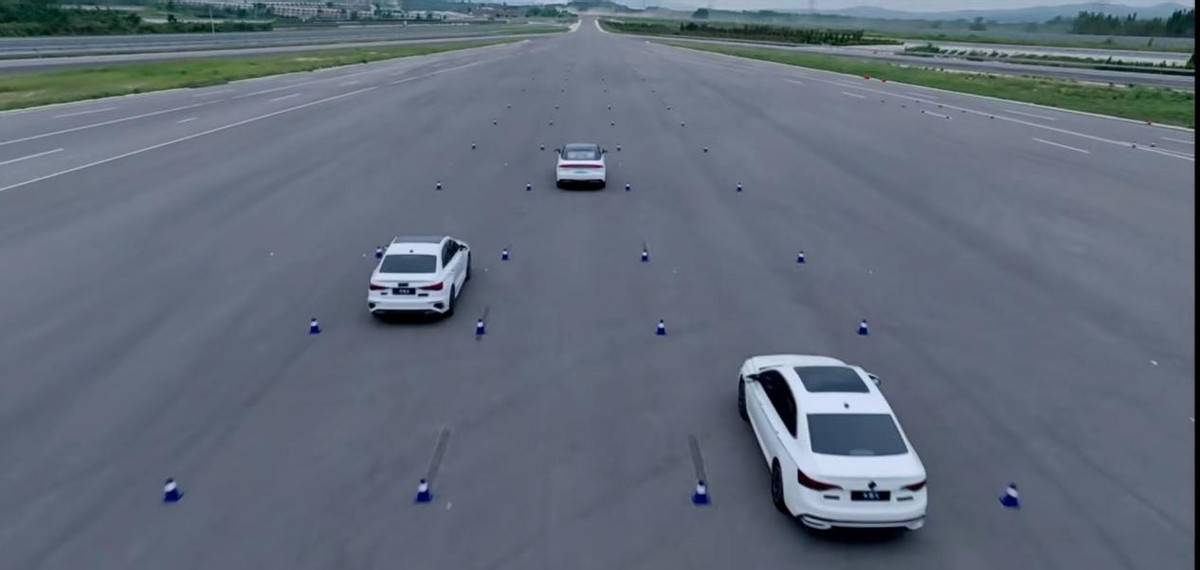 银河L6 VS 海豹DM-I：价格之战，性能测试抢镜_搜狐汽车_搜狐网