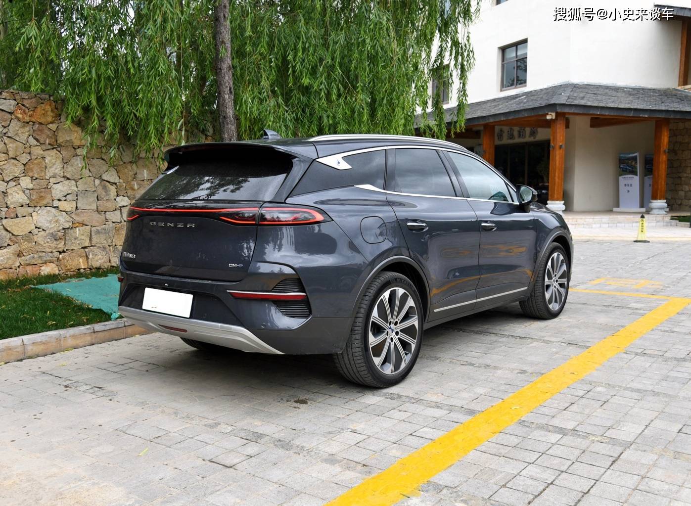 腾势N8实车终于亮相！想要吞掉新能源SUV市场，大6座布局比肩MPV_搜狐汽车_搜狐网