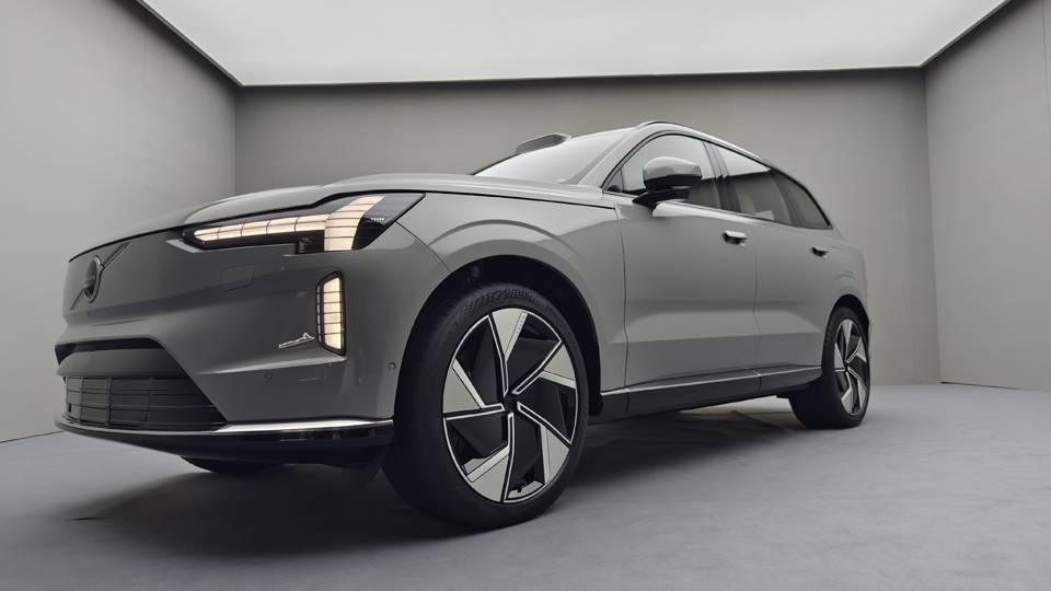 实拍沃尔沃EX90，电动时代与时俱进之作_搜狐汽车_搜狐网
