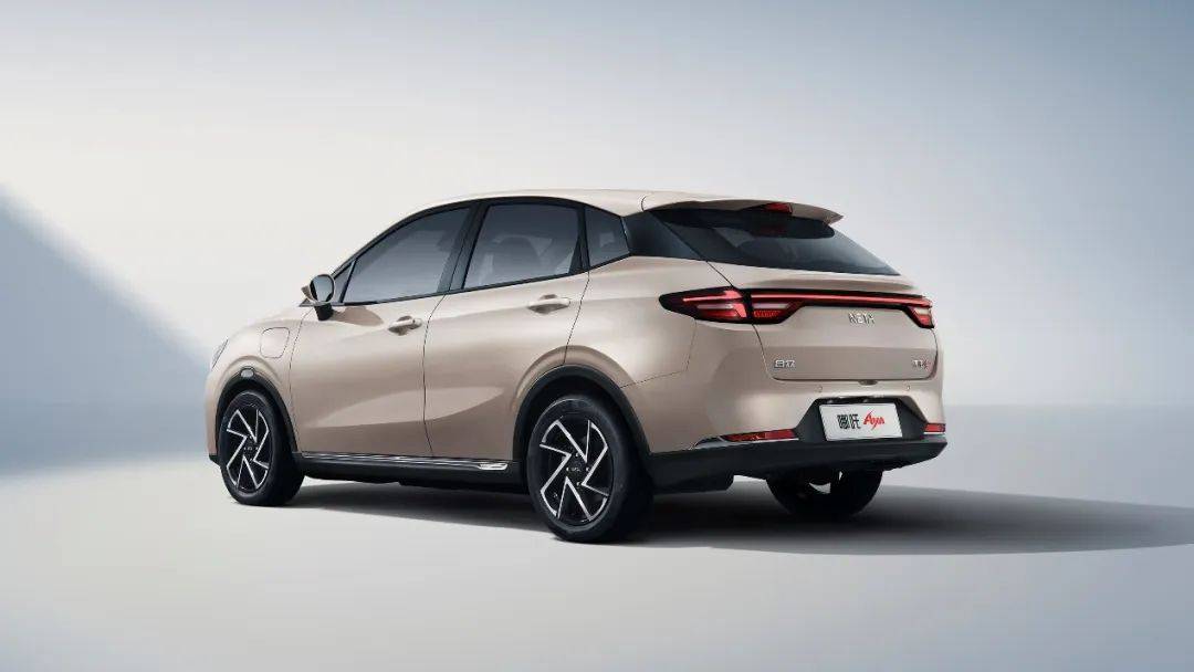 7.38万起，401km续航，哪吒AYA上市！_搜狐汽车_搜狐网